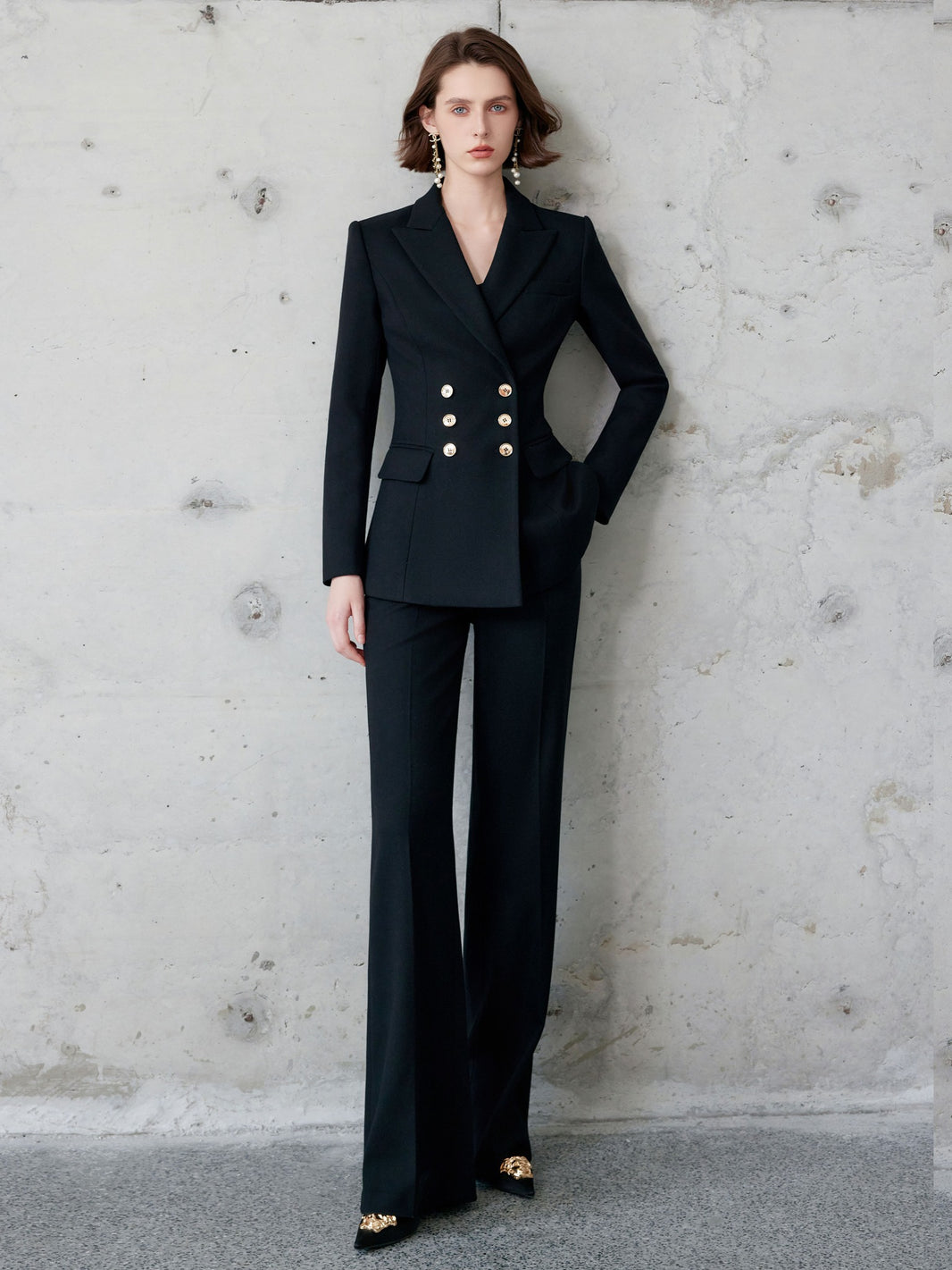 Rouxelle Vogue | Premium Women’s Business Suits & Professional Attire